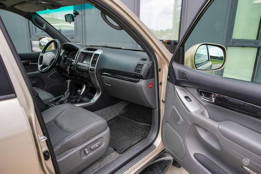 Brūns Toyota Land Cruiser 2009 Kauņa, ar dzinēja tilpumu 2.98 L un nobraukumu 196 tūkst. km par 14450 €, foto 33 vietnē AUTOMOTO.COM.LV