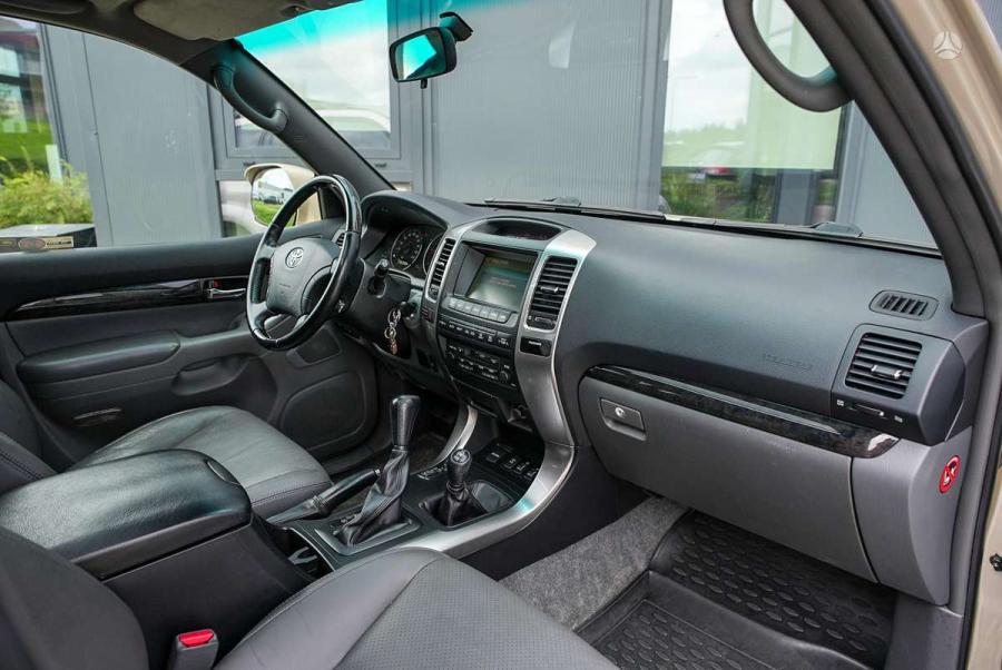 Brūns Toyota Land Cruiser 2009 Kauņa, ar dzinēja tilpumu 2.98 L un nobraukumu 196 tūkst. km par 14450 €, foto 35 vietnē AUTOMOTO.COM.LV
