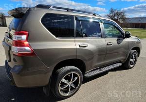 Brūns Toyota Land Cruiser 2014 Rēzekne, ar dzinēja tilpumu 3.00 L un nobraukumu 161 tūkst. km par 30990 €, foto 4 vietnē AUTOMOTO.COM.LV