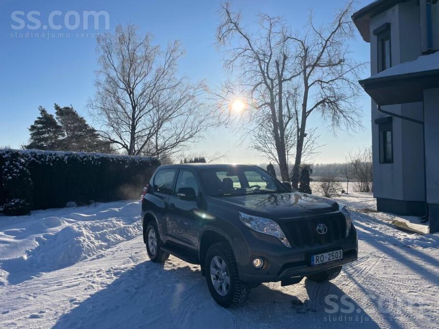 Brown Toyota Land Cruiser 2014 in Riga, with an engine capacity of 3.00 L and mileage of 65 thousand km for 27000 €, photo 1 on AUTOMOTO.COM.LV