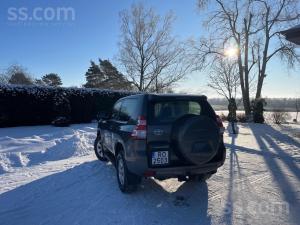 Brown Toyota Land Cruiser 2014 in Riga, with an engine capacity of 3.00 L and mileage of 65 thousand km for 27000 €, photo 14 on AUTOMOTO.COM.LV