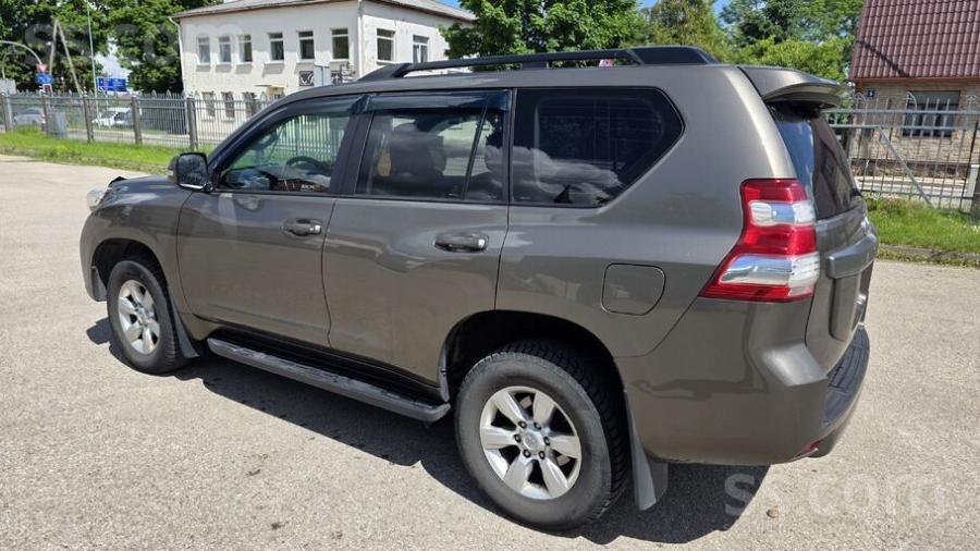 Brown Toyota Land Cruiser 2014 in Rezekne, with an engine capacity of 3.00 L and mileage of 168 thousand km for 27990 €, photo 4 on AUTOMOTO.COM.LV