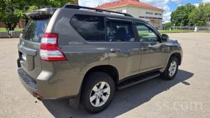Brown Toyota Land Cruiser 2014 in Rezekne, with an engine capacity of 3.00 L and mileage of 168 thousand km for 27990 €, photo 5 on AUTOMOTO.COM.LV