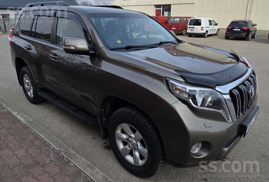 Brūns Toyota Land Cruiser 2014 Rēzekne, ar dzinēja tilpumu 3.00 L un nobraukumu 168 tūkst. km par 27999 €, foto 4 vietnē AUTOMOTO.COM.LV