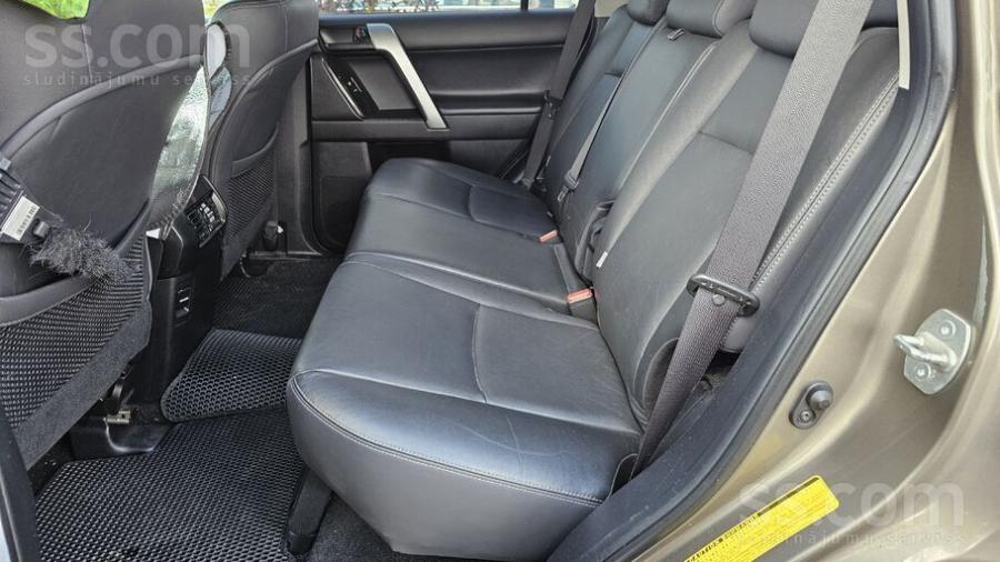 Brūns Toyota Land Cruiser 2014 Rēzekne, ar dzinēja tilpumu 3.00 L un nobraukumu 168 tūkst. km par 27999 €, foto 12 vietnē AUTOMOTO.COM.LV