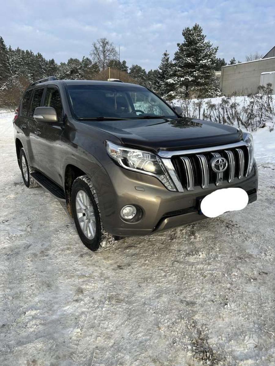 Brūns Toyota Land Cruiser 2015 Viļņa, ar dzinēja tilpumu 2.76 L un nobraukumu 396 tūkst. km par 25700 €, foto 2 vietnē AUTOMOTO.COM.LV