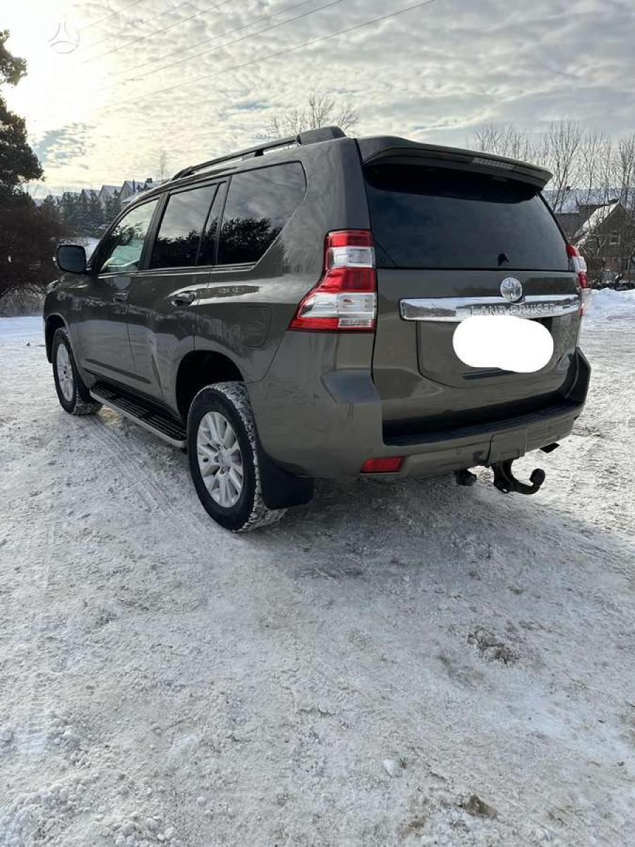 Brūns Toyota Land Cruiser 2015 Viļņa, ar dzinēja tilpumu 2.76 L un nobraukumu 396 tūkst. km par 25700 €, foto 4 vietnē AUTOMOTO.COM.LV
