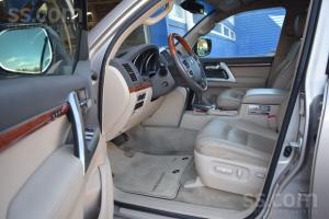 Brūns Toyota Land Cruiser 2015 Rīga, ar dzinēja tilpumu 4.50 L un nobraukumu 232 tūkst. km par 39900 €, foto 4 vietnē AUTOMOTO.COM.LV