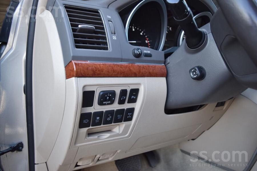 Brūns Toyota Land Cruiser 2015 Rīga, ar dzinēja tilpumu 4.50 L un nobraukumu 232 tūkst. km par 39900 €, foto 11 vietnē AUTOMOTO.COM.LV