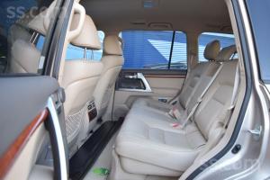 Brūns Toyota Land Cruiser 2015 Rīga, ar dzinēja tilpumu 4.50 L un nobraukumu 232 tūkst. km par 39900 €, foto 15 vietnē AUTOMOTO.COM.LV