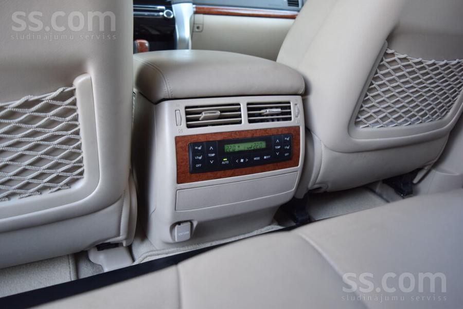 Brūns Toyota Land Cruiser 2015 Rīga, ar dzinēja tilpumu 4.50 L un nobraukumu 232 tūkst. km par 39900 €, foto 16 vietnē AUTOMOTO.COM.LV