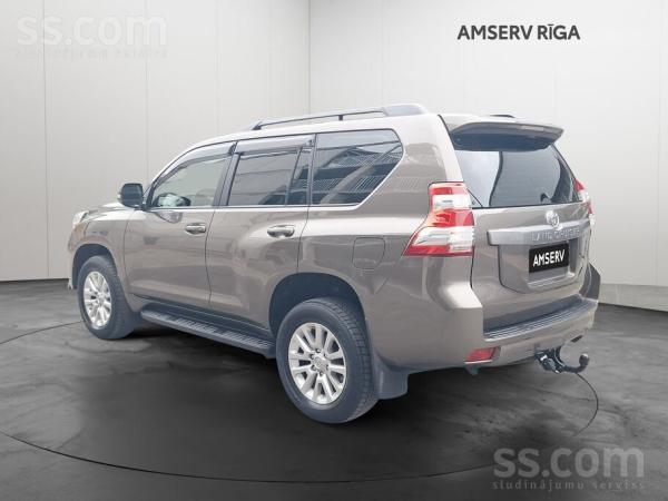 Toyota Land Cruiser 2015 in Riga on AUTOMOTO.COM.LV Brown Toyota Land Cruiser 2015 in Riga, with an engine capacity of 2.80 L and mileage of 199 thousand km for 32500 €, photo 5 on AUTOMOTO.COM.LV