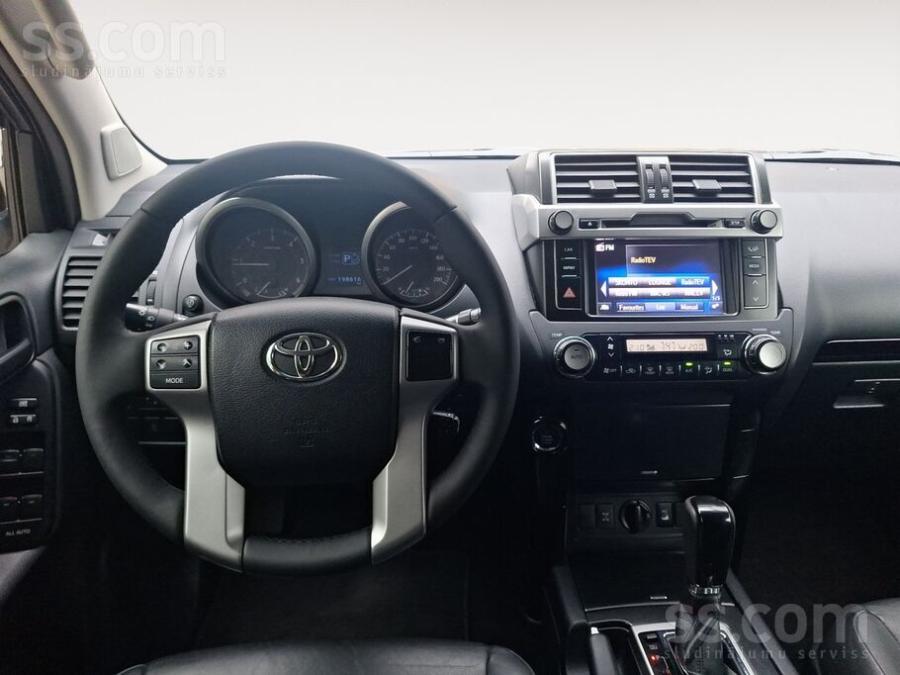 Brūns Toyota Land Cruiser 2015 Rīga, ar dzinēja tilpumu 2.80 L un nobraukumu 199 tūkst. km par 32500 €, foto 15 vietnē AUTOMOTO.COM.LV