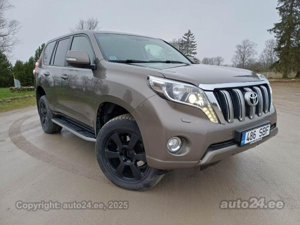 Brown Toyota Land Cruiser 2016 in Tallinn, with an engine capacity of 2.80 L and mileage of 190 thousand km for 32900 €, photo 1 on AUTOMOTO.COM.LV