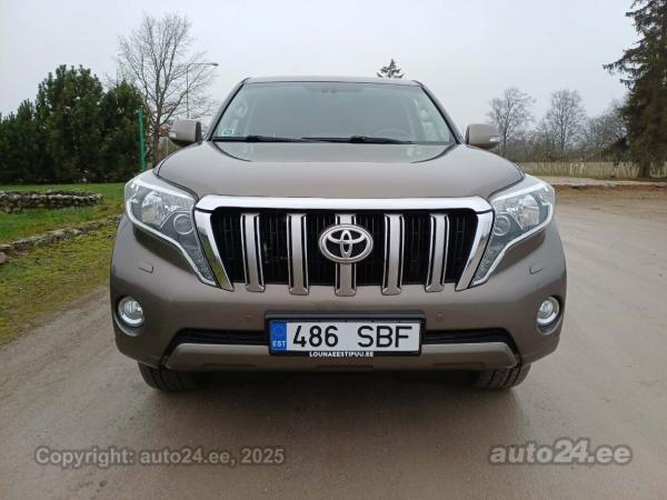 Brown Toyota Land Cruiser 2016 in Tallinn, with an engine capacity of 2.80 L and mileage of 190 thousand km for 32900 €, photo 9 on AUTOMOTO.COM.LV