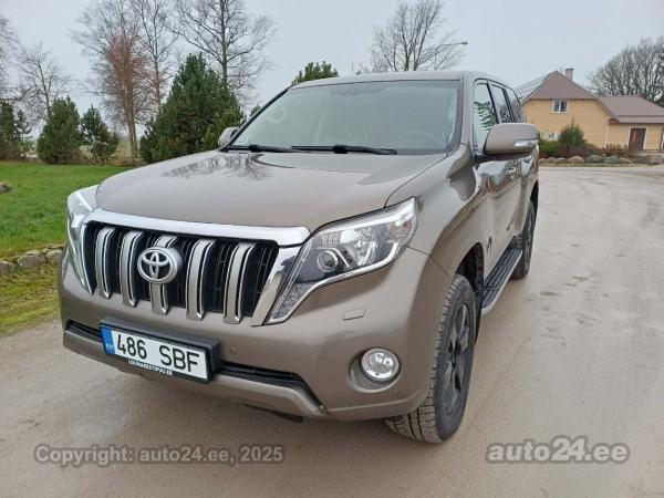 Brown Toyota Land Cruiser 2016 in Tallinn, with an engine capacity of 2.80 L and mileage of 190 thousand km for 32900 €, photo 10 on AUTOMOTO.COM.LV