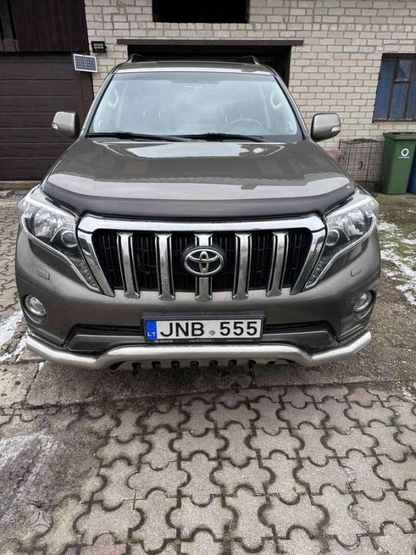 Brown Toyota Land Cruiser 2016 in Kaunas, with an engine capacity of 2.76 L and mileage of 350 thousand km for 24500 €, photo 2 on AUTOMOTO.COM.LV