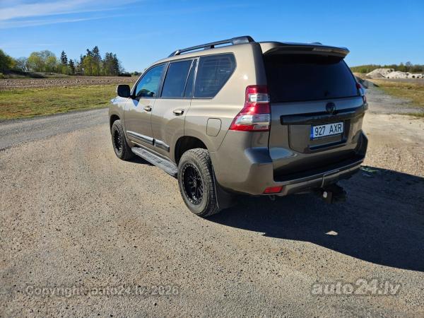 Коричневый Тойота Ленд Крузер 2016 в Таллин, объемом двигателя 2.80 л и пробегом 411 тыс. км за 27200 €, фото 1 на AUTOMOTO.COM.LV