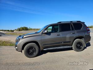 Brown Toyota Land Cruiser 2016 in Tallinn, with an engine capacity of 2.80 L and mileage of 411 thousand km for 27200 €, photo 4 on AUTOMOTO.COM.LV