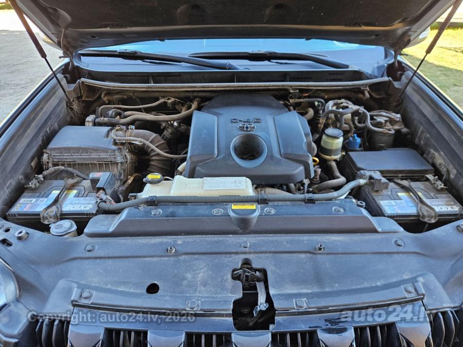 Brown Toyota Land Cruiser 2016 in Tallinn, with an engine capacity of 2.80 L and mileage of 411 thousand km for 27200 €, photo 13 on AUTOMOTO.COM.LV