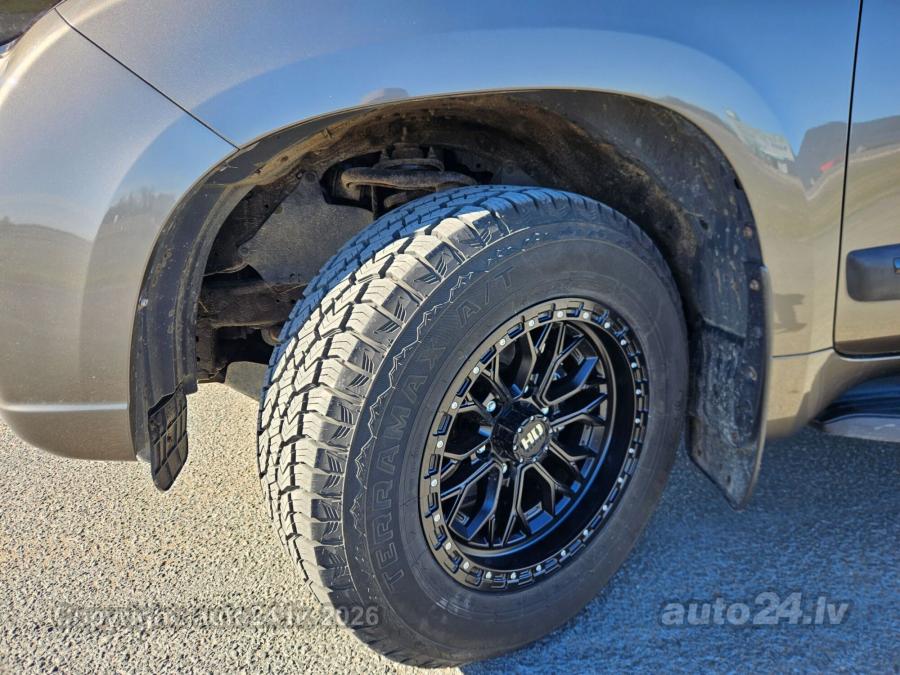 Brown Toyota Land Cruiser 2016 in Tallinn, with an engine capacity of 2.80 L and mileage of 411 thousand km for 27200 €, photo 19 on AUTOMOTO.COM.LV