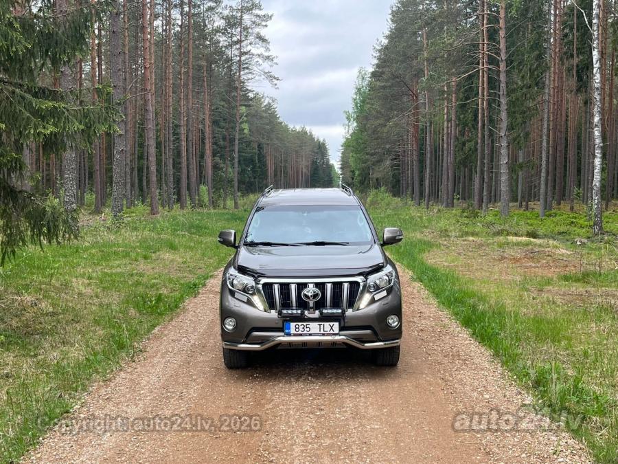 Brown Toyota Land Cruiser 2016 in Polva, with an engine capacity of 2.80 L and mileage of 84 thousand km for 39900 €, photo 4 on AUTOMOTO.COM.LV