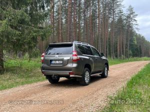 Brown Toyota Land Cruiser 2016 in Polva, with an engine capacity of 2.80 L and mileage of 84 thousand km for 39900 €, photo 7 on AUTOMOTO.COM.LV