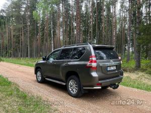 Brown Toyota Land Cruiser 2016 in Polva, with an engine capacity of 2.80 L and mileage of 84 thousand km for 39900 €, photo 8 on AUTOMOTO.COM.LV