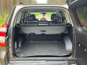 Brown Toyota Land Cruiser 2016 in Polva, with an engine capacity of 2.80 L and mileage of 84 thousand km for 39900 €, photo 10 on AUTOMOTO.COM.LV