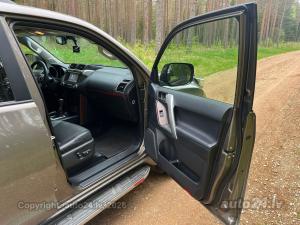 Brown Toyota Land Cruiser 2016 in Polva, with an engine capacity of 2.80 L and mileage of 84 thousand km for 39900 €, photo 16 on AUTOMOTO.COM.LV