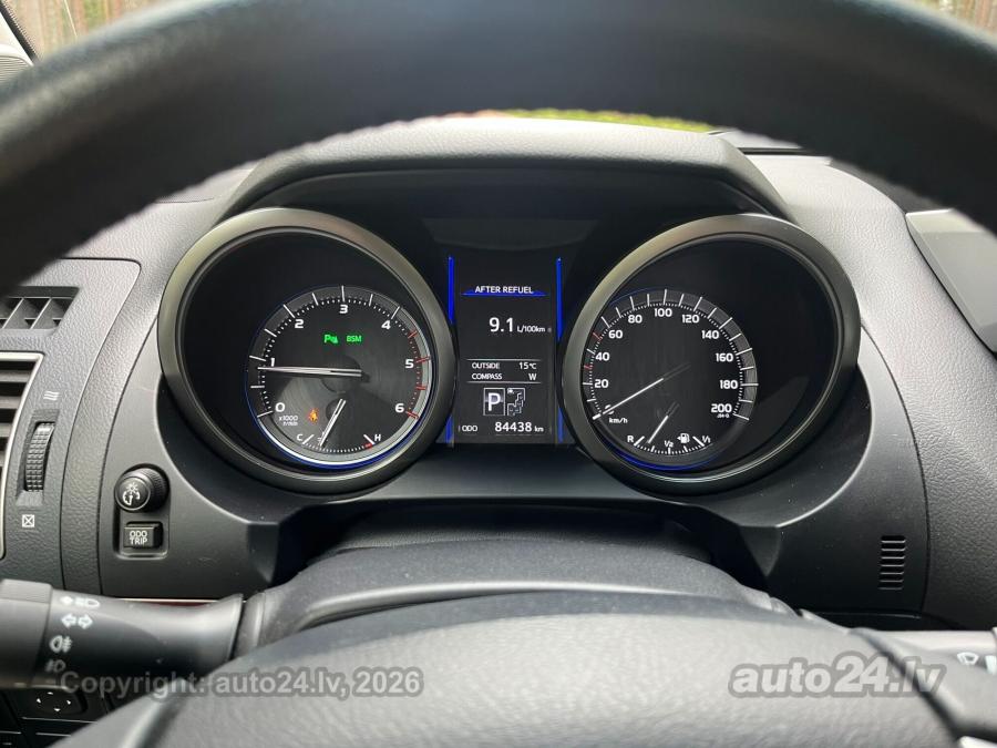 Brown Toyota Land Cruiser 2016 in Polva, with an engine capacity of 2.80 L and mileage of 84 thousand km for 39900 €, photo 23 on AUTOMOTO.COM.LV