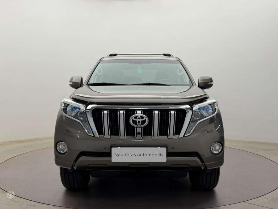 Brūns Toyota Land Cruiser 2016 Panevēža, ar dzinēja tilpumu 2.76 L un nobraukumu 156 tūkst. km par 29900 €, foto 3 vietnē AUTOMOTO.COM.LV