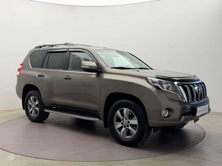 Brūns Toyota Land Cruiser 2016 Panevēža, ar dzinēja tilpumu 2.76 L un nobraukumu 156 tūkst. km par 29900 €, foto 4 vietnē AUTOMOTO.COM.LV