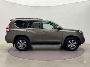 Brūns Toyota Land Cruiser 2016 Panevēža, ar dzinēja tilpumu 2.76 L un nobraukumu 156 tūkst. km par 29900 €, foto 5 vietnē AUTOMOTO.COM.LV