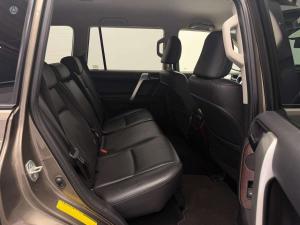 Brūns Toyota Land Cruiser 2016 Panevēža, ar dzinēja tilpumu 2.76 L un nobraukumu 156 tūkst. km par 29900 €, foto 16 vietnē AUTOMOTO.COM.LV
