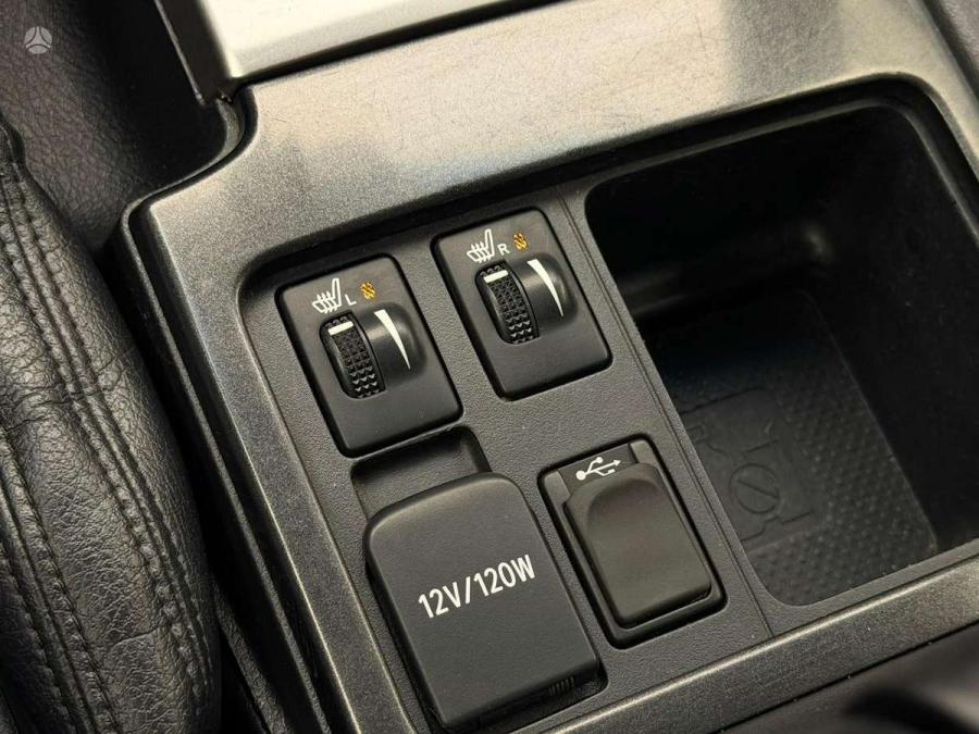 Brūns Toyota Land Cruiser 2016 Panevēža, ar dzinēja tilpumu 2.76 L un nobraukumu 156 tūkst. km par 29900 €, foto 34 vietnē AUTOMOTO.COM.LV