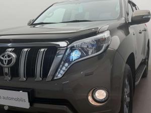 Brūns Toyota Land Cruiser 2016 Panevēža, ar dzinēja tilpumu 2.76 L un nobraukumu 156 tūkst. km par 29900 €, foto 38 vietnē AUTOMOTO.COM.LV