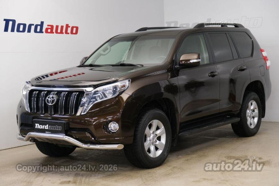 Brūns Toyota Land Cruiser 2017 Tallina, ar dzinēja tilpumu 2.80 L un nobraukumu 105 tūkst. km par 34900 €, foto 1 vietnē AUTOMOTO.COM.LV