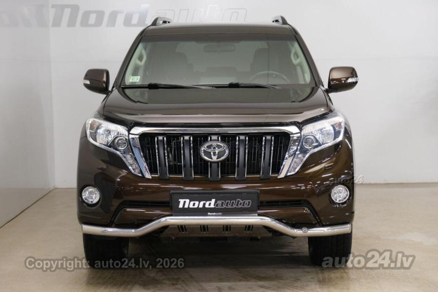 Brūns Toyota Land Cruiser 2017 Tallina, ar dzinēja tilpumu 2.80 L un nobraukumu 105 tūkst. km par 34900 €, foto 3 vietnē AUTOMOTO.COM.LV