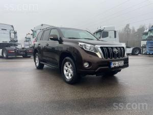 Brown Toyota Land Cruiser 2017 in Riga, with an engine capacity of 2.70 L and mileage of 201 thousand km for 30000 €, photo 4 on AUTOMOTO.COM.LV