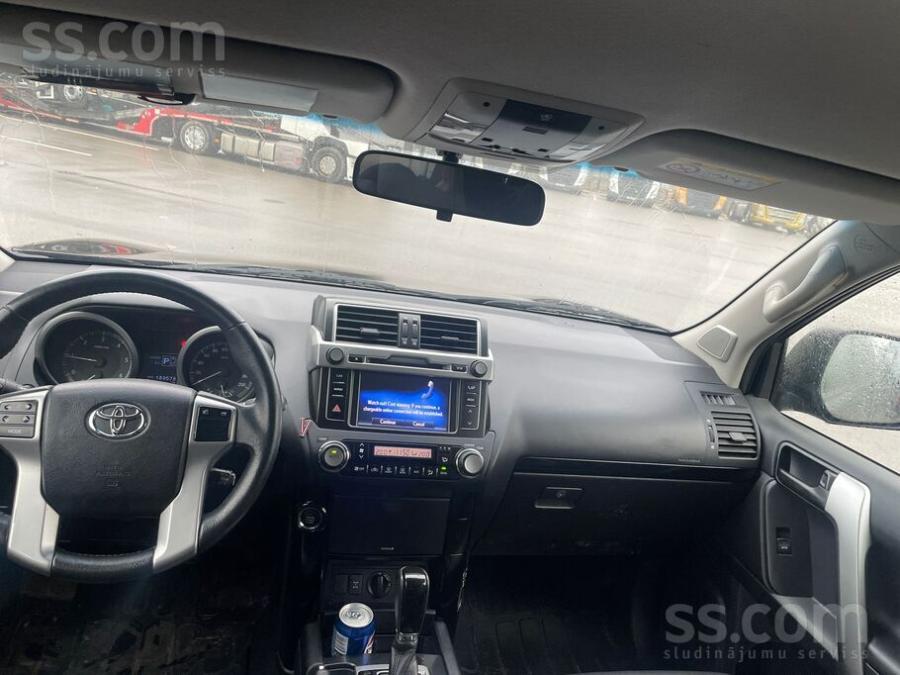 Brown Toyota Land Cruiser 2017 in Riga, with an engine capacity of 2.70 L and mileage of 201 thousand km for 30000 €, photo 8 on AUTOMOTO.COM.LV