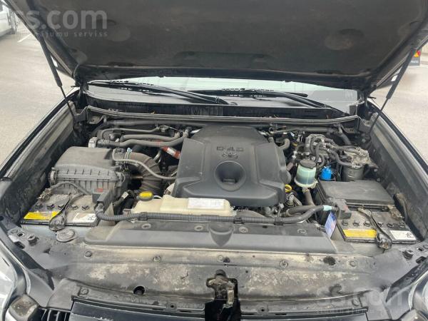 Brūns Toyota Land Cruiser 2017 Rīga, ar dzinēja tilpumu 2.70 L un nobraukumu 201 tūkst. km par 30000 €, foto 8 vietnē AUTOMOTO.COM.LV