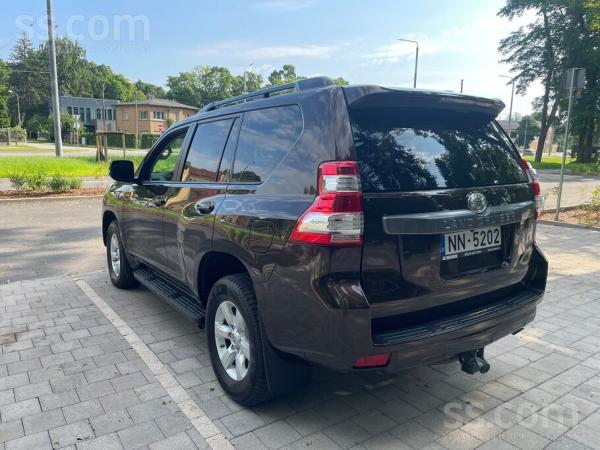 Brown Toyota Land Cruiser 2017 in Riga, with an engine capacity of 2.70 L and mileage of 204 thousand km for 30000 €, photo 5 on AUTOMOTO.COM.LV