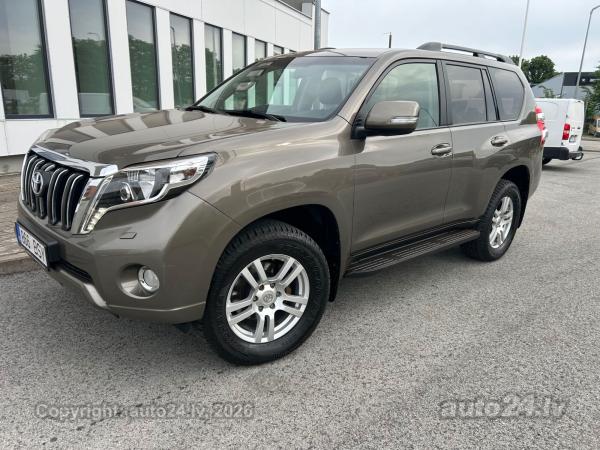 Brūns Toyota Land Cruiser 2017 Tallina, ar dzinēja tilpumu 2.80 L un nobraukumu 132 tūkst. km par 35000 €, foto 1 vietnē AUTOMOTO.COM.LV