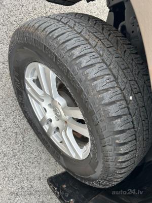 Brown Toyota Land Cruiser 2017 in Tallinn, with an engine capacity of 2.80 L and mileage of 132 thousand km for 35000 €, photo 14 on AUTOMOTO.COM.LV