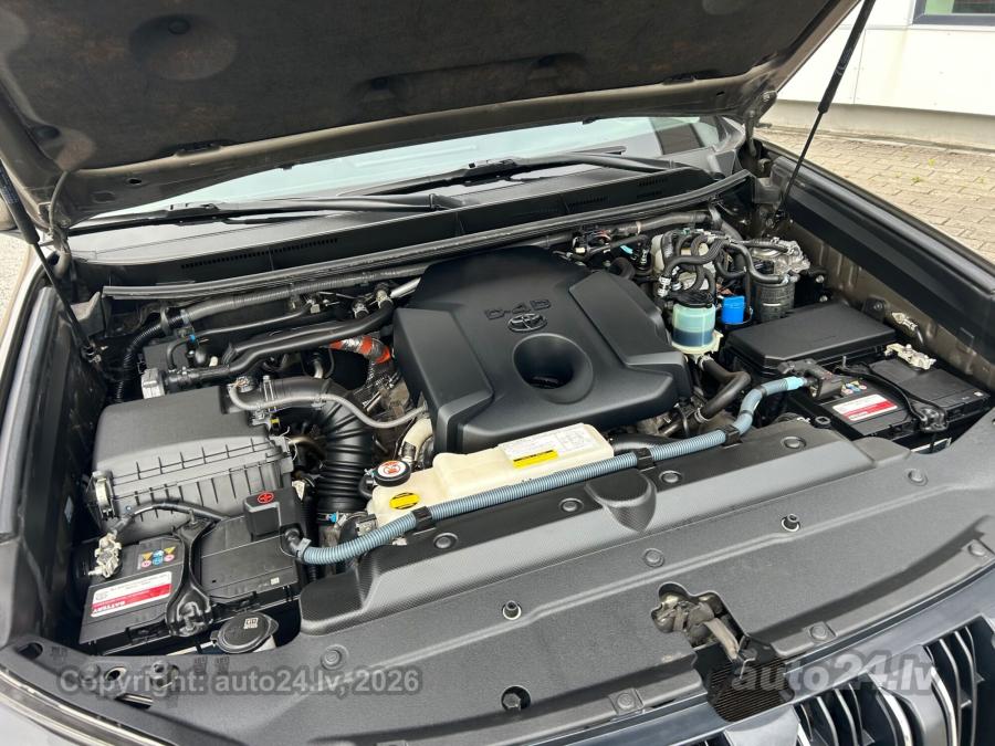 Brown Toyota Land Cruiser 2017 in Tallinn, with an engine capacity of 2.80 L and mileage of 132 thousand km for 35000 €, photo 15 on AUTOMOTO.COM.LV