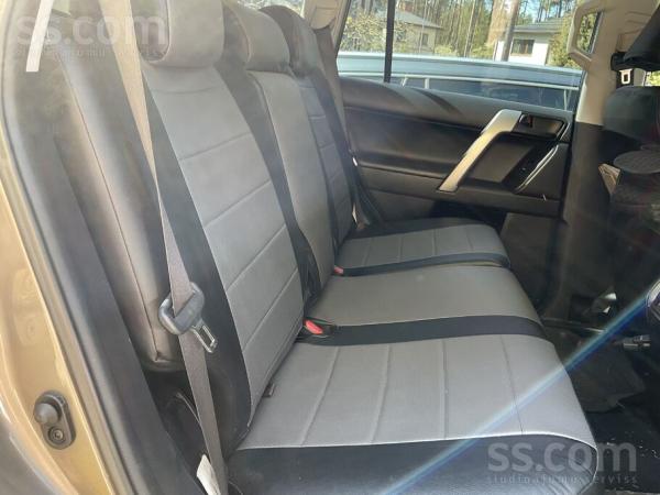 Brūns Toyota Land Cruiser 2017 Rīga, ar dzinēja tilpumu 2.80 L un nobraukumu 150 tūkst. km par 29990 €, foto 10 vietnē AUTOMOTO.COM.LV