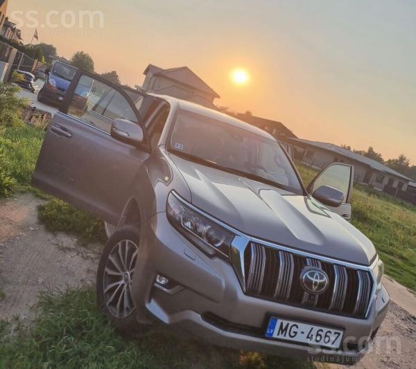 Brūns Toyota Land Cruiser 2018 Rīga, ar dzinēja tilpumu 2.80 L un nobraukumu 137 tūkst. km par 43000 €, foto 1 vietnē AUTOMOTO.COM.LV