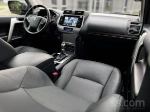 Brūns Toyota Land Cruiser 2018 Jūrmala, ar dzinēja tilpumu 2.80 L un nobraukumu 0 tūkst. km par 39900 €, foto 8 vietnē AUTOMOTO.COM.LV