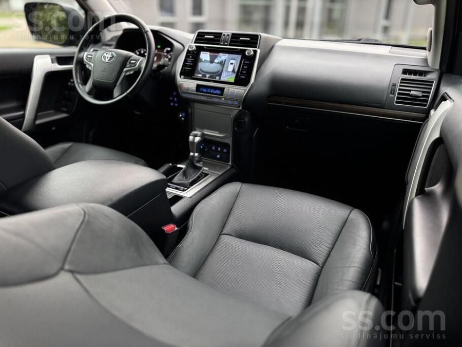 Brūns Toyota Land Cruiser 2018 Jūrmala, ar dzinēja tilpumu 2.80 L un nobraukumu 0 tūkst. km par 39900 €, foto 8 vietnē AUTOMOTO.COM.LV